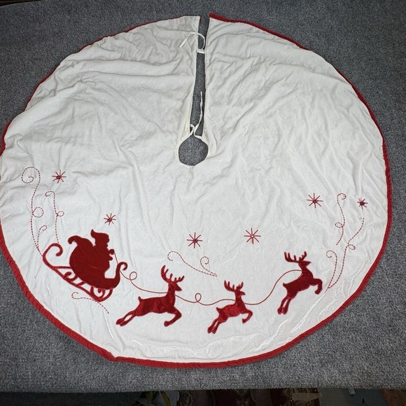 Holiday | Y2k Christmas Tree Skirt Appliqued Embroidered Red Velvet ...